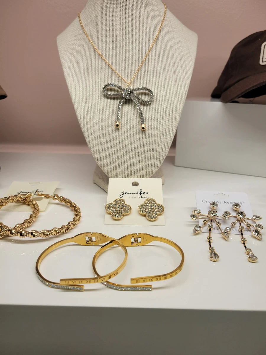 JEWELRY – shady lady accessory bar